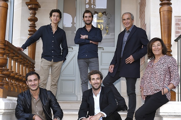 La Famille Kretz : Les Secrets D'une Fortune De 29 Millions D'Euros Grâce à "L'Agence" Sur ...