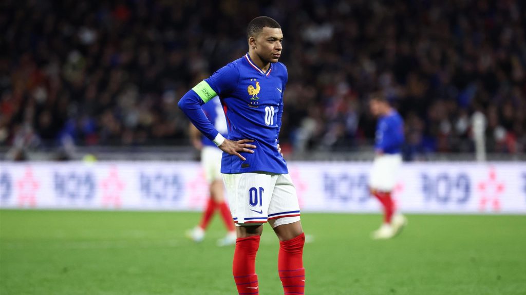 De explosieve carrière van Kylian Mbappé: een indrukwekkend fortuin op ...